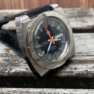 Ardath vintage 'skin diver' watch with arabic day function - VINTAGE ...