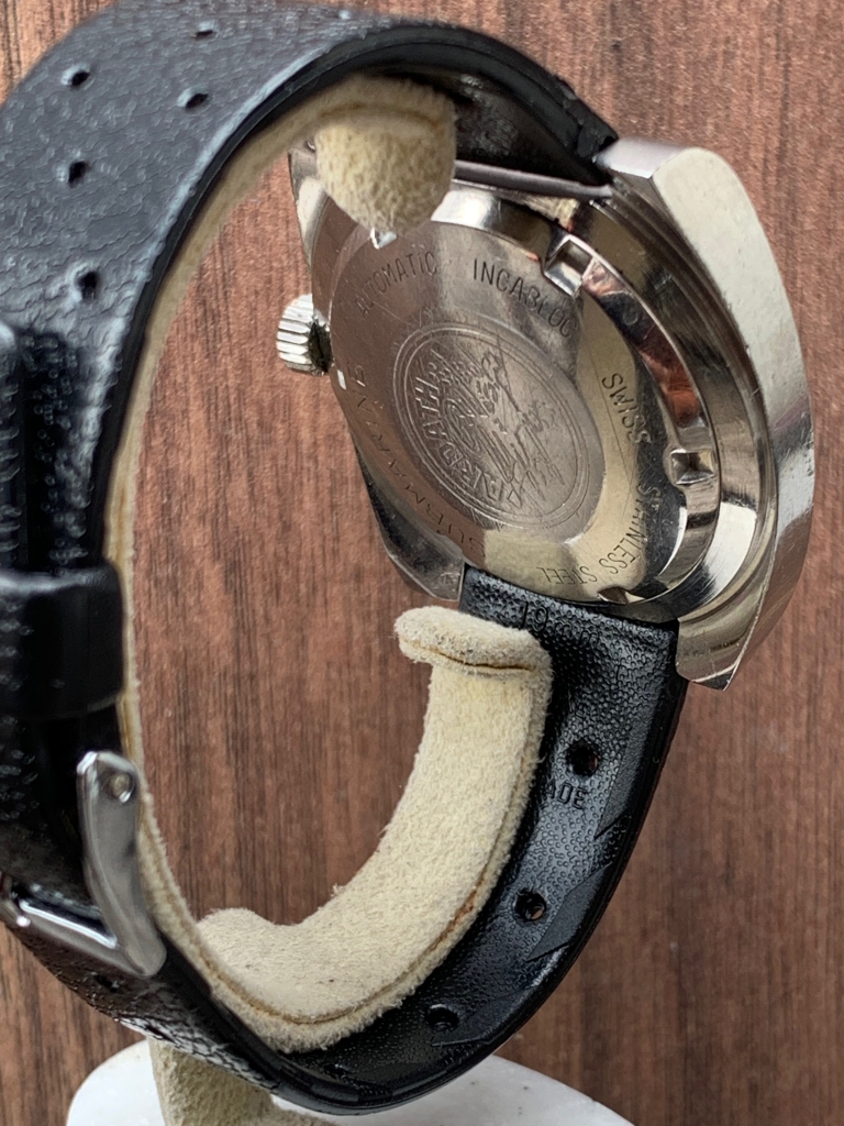 Ardath vintage 'skin diver' watch with arabic day function - VINTAGE ...