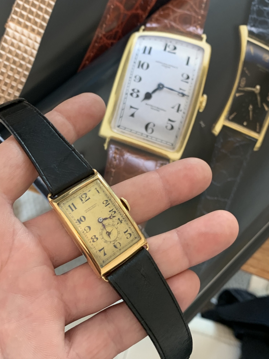 Movado Rectangular 18k gold wristwatch circa 1920's | Vintage Times