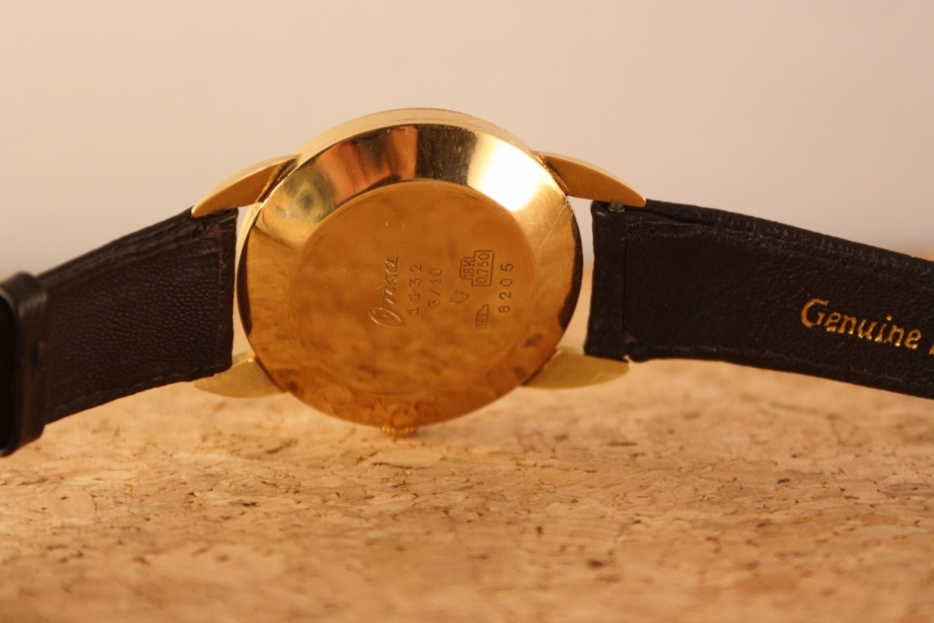 Onsa 35mm yellow gold 'Super Automatic' wristwatch circa 1950 - VINTAGE ...