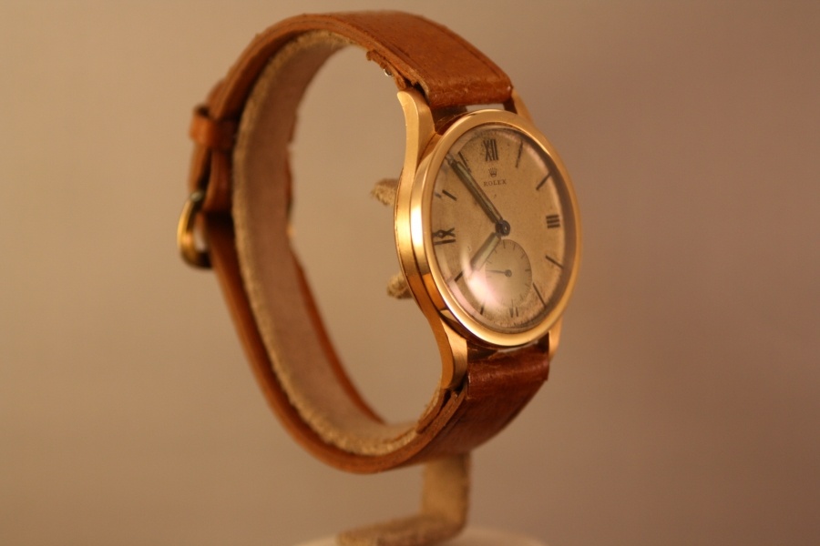 Rolex 34mm Rose Gold 'Calatrava' French case circa 1940 - VINTAGE TIMES ...