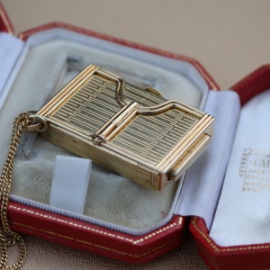 Cartier 'Guillotine / Shutter' Watch 18k Yellow gold Signed 'Cartier ...