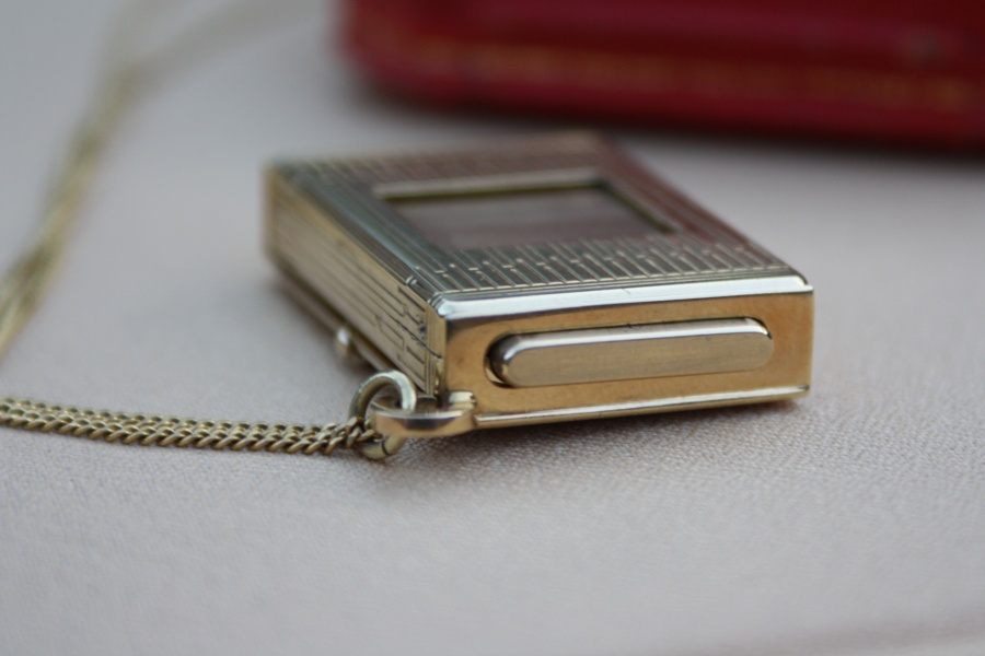 Cartier 'Guillotine / Shutter' Watch 18k Yellow gold Signed 'Cartier ...